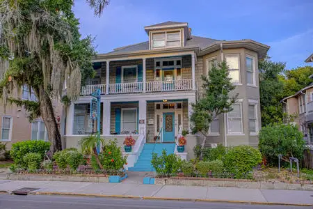 Historic Inns For Sale